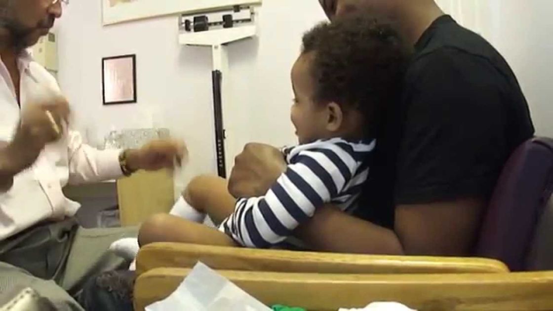 This Anxious Father Takes His Tiniest Toddler to Confident Pediatrician ...
