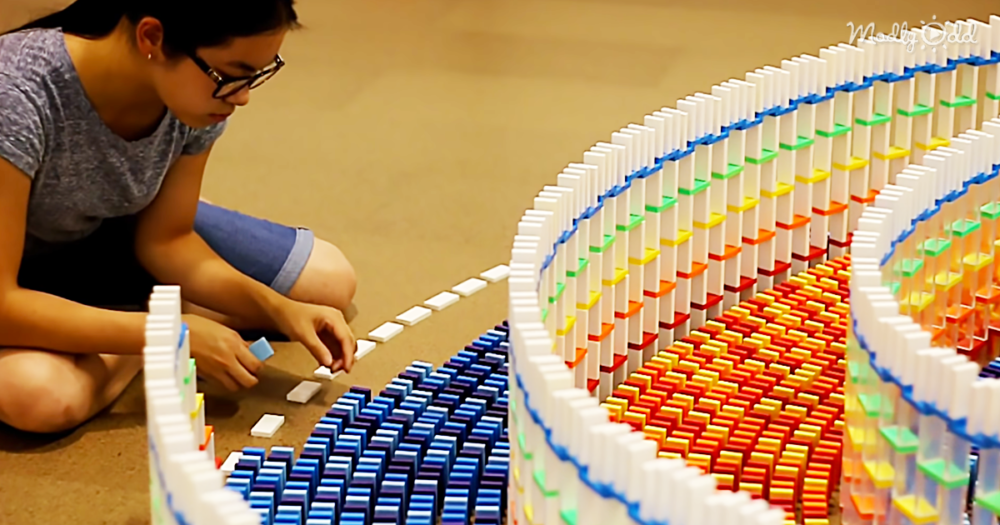 15,000 Dominoes Were Painstakingly Stacked To Create a Stunning Design ...