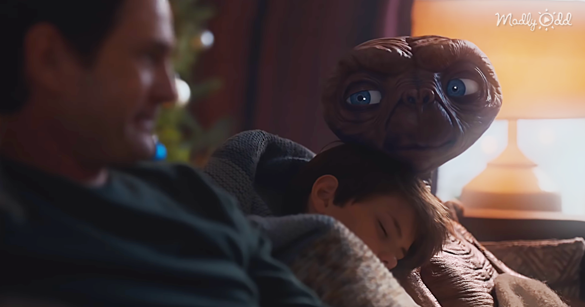 E.T. Comes Home For A Christmas Reunion That’ll Melt The Coldest Heart