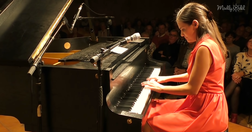 Phenomenally Talented Young Woman Plays Upbeat “Boogie Woogie” on Piano ...