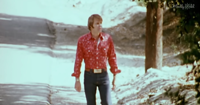 Original Video For Rhinestone Cowboy Will Turn Anyone Into Country Fan