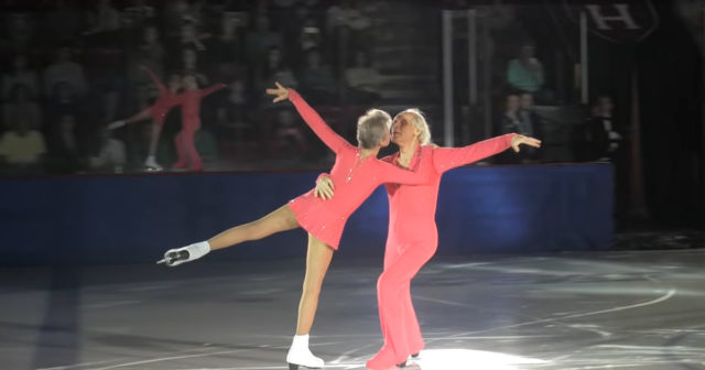 Fans go crazy for 80-year-old couple’s ‘Liberace’ ice dance – Madly Odd!