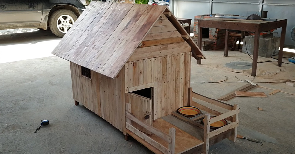 Cozy & Chic: DIY Rustic Dog House Plans With Video Tutorial – Madly Odd!