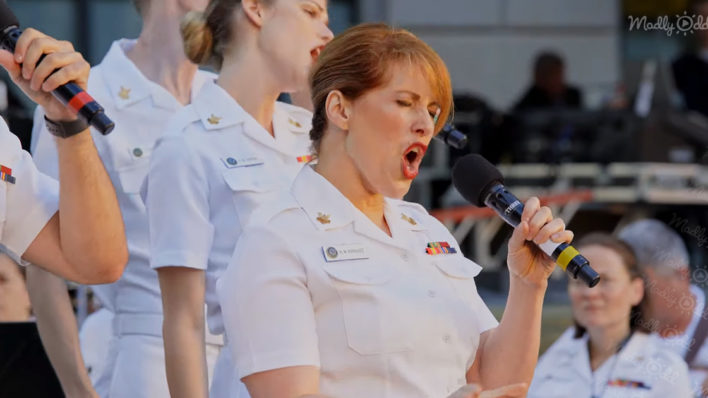 Redhead Singer Wins Over Audience With Entrancing Performance Of Queen ...