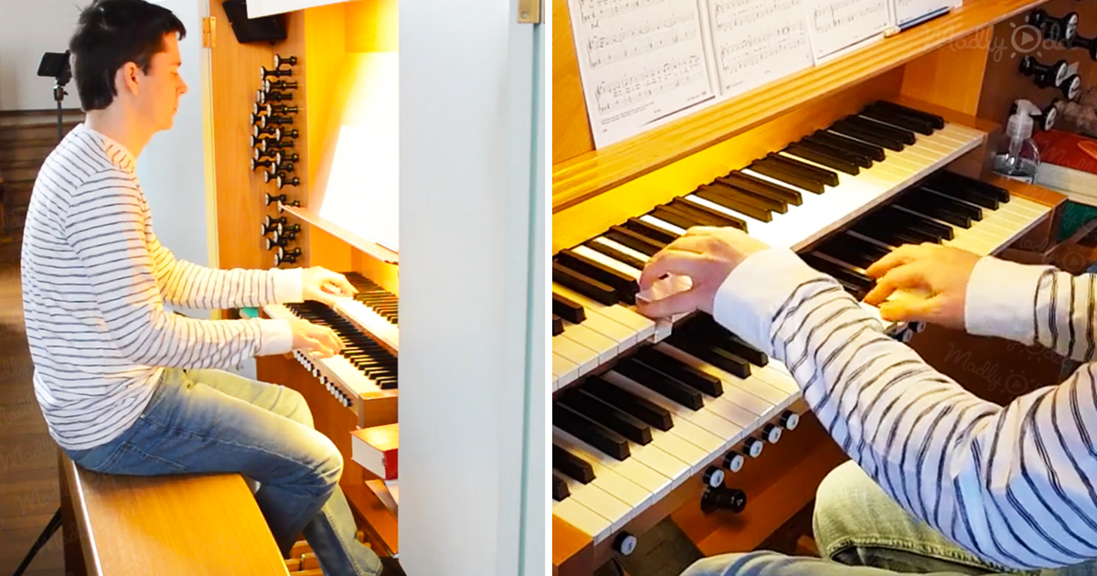 Popular songs played on a powerful Church Organ