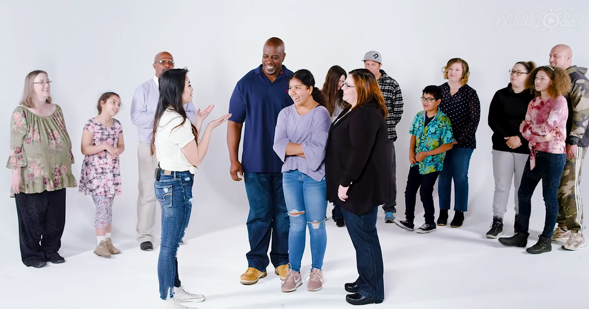 People try to pick out kids’ real parents from a lineup – Madly Odd!