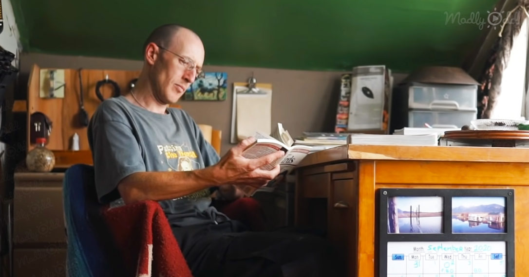 For 17 years, this man has been living off-grid on an island he built ...