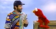 Hilarious blooper footage of Robin Williams on Sesame Street
