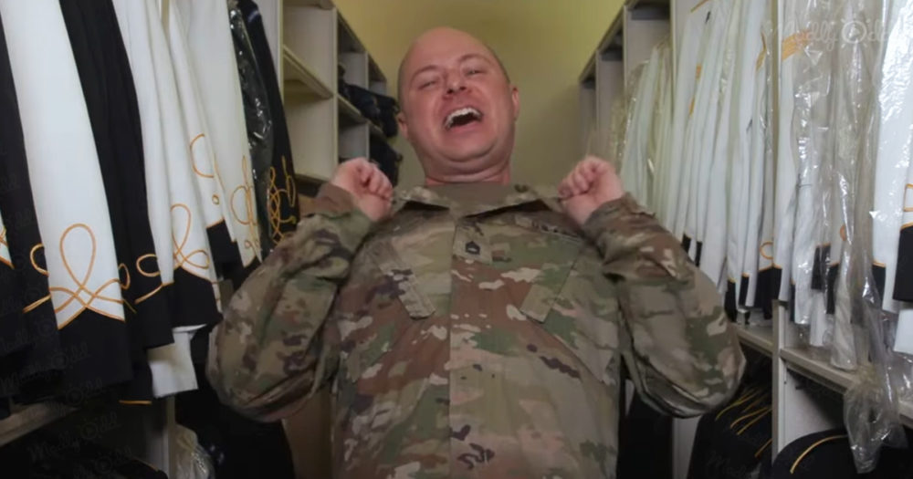 The U.S. Army Band has fun singing Queen’s ‘Don’t Stop Me Now’ – Madly Odd!