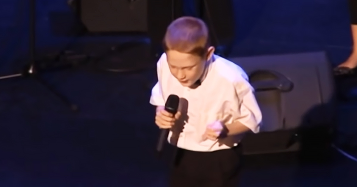 10-year-old autistic blind boy sings a song that’s perfect for him ...
