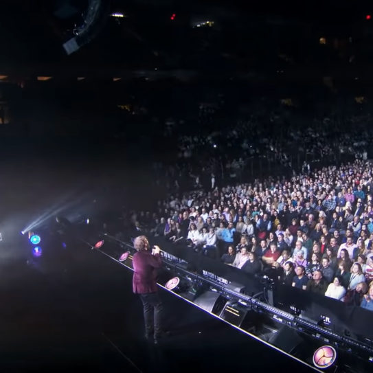 Josh Groban stuns audience with amazing opera performance – Madly Odd!