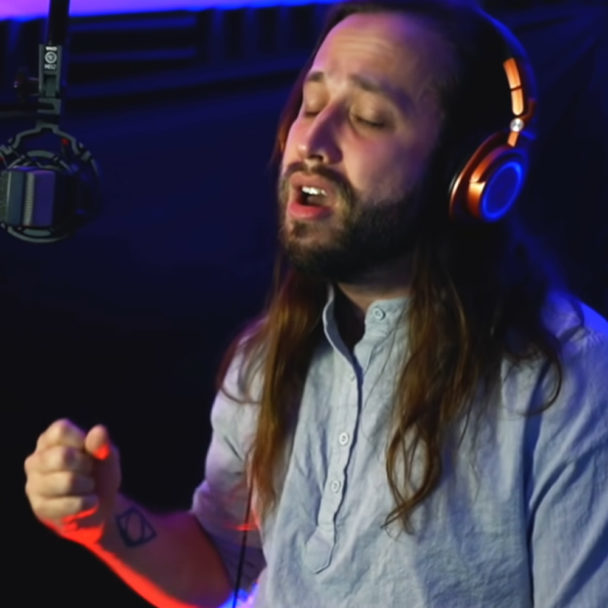 Metal singer covers 'My Heart Will Go On' in epic performance
