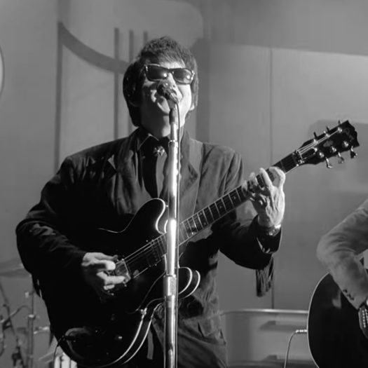 Roy Orbison performs ‘Pretty Woman’ at legendary live performance ...