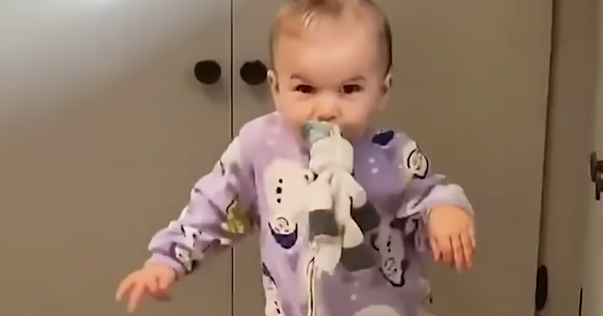 Dancing baby delights viewers with adorable dance moves – Madly Odd!