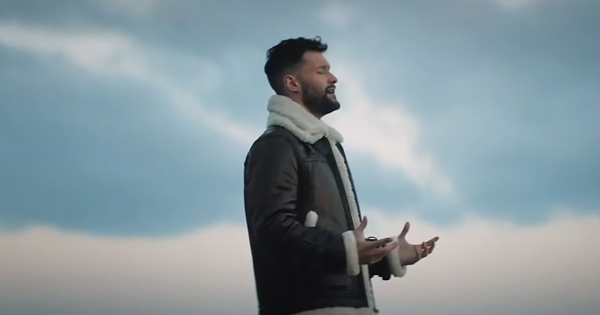 Calum Scott’s music video for ‘Rise’ is a bonafide tearjerker – Madly Odd!