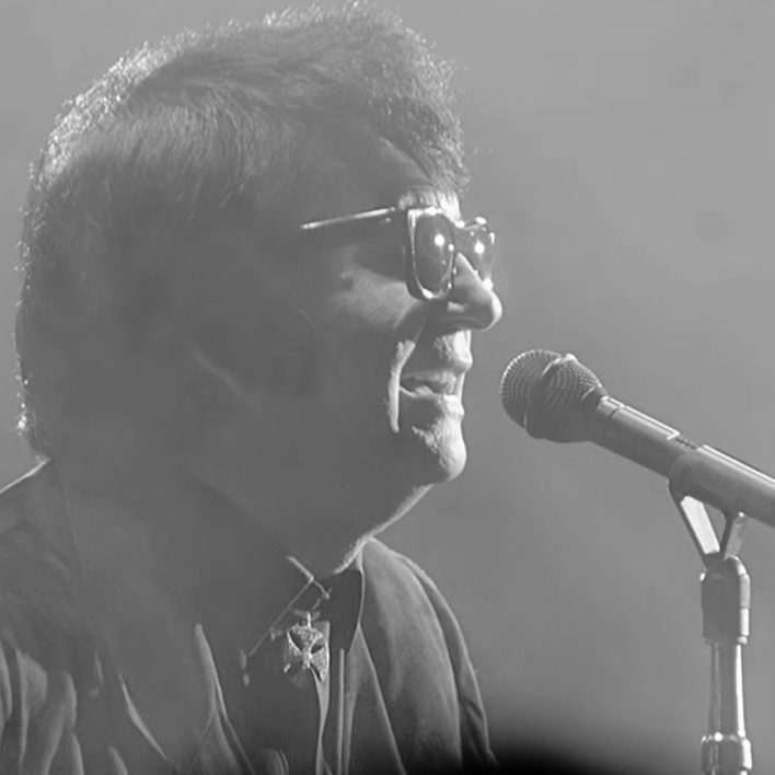 Roy Orbison, Bruce Springsteen, and James Burton perform stellar ...