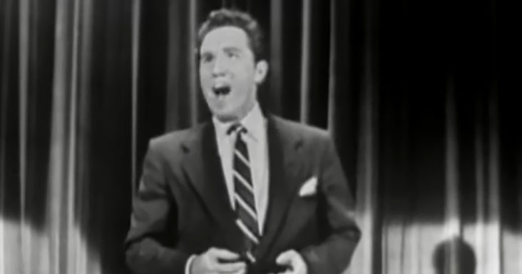 John Raitt dazzles with performance of "You'll Never Walk Alone" on ...