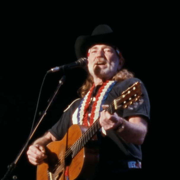 The Highwaymen perform "Highwayman" to packed auditorium