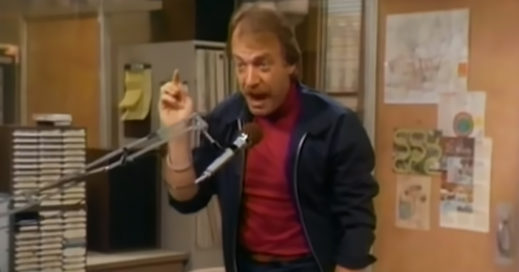 The moment Dr. Johnny Fever turns up the heat on WKRP – Madly Odd!
