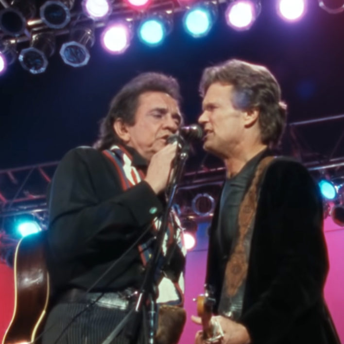 The Highwaymen perform “Sunday Morning Coming Down” in epic live show ...