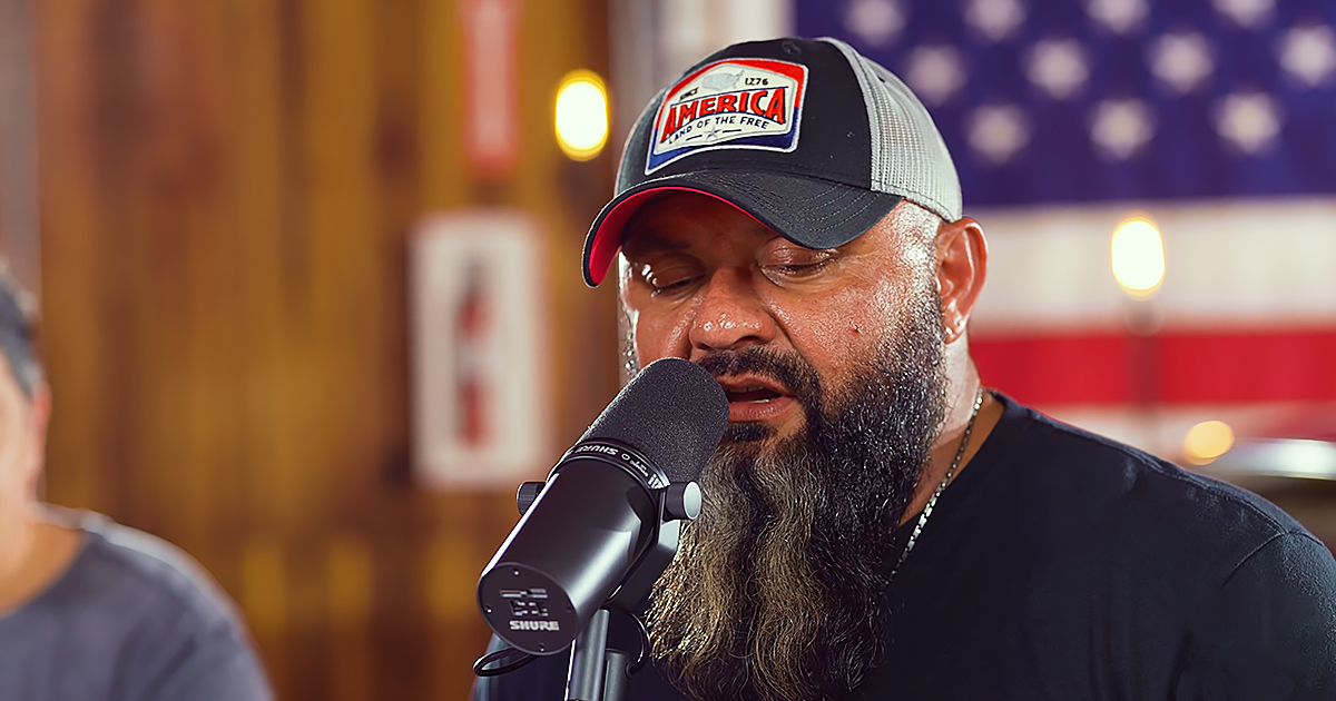 Thomas Gabriel sounds just like grandpa Cash in “Soldier” – Madly Odd!