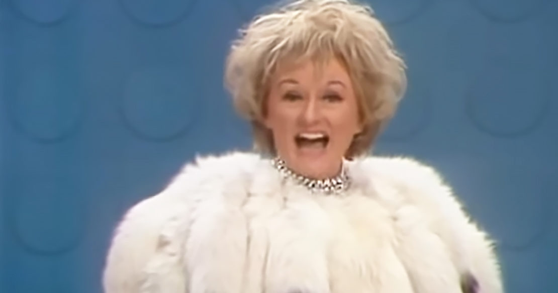 Phyllis Diller performs hilarious standup routine on ‘The Carol Burnett ...