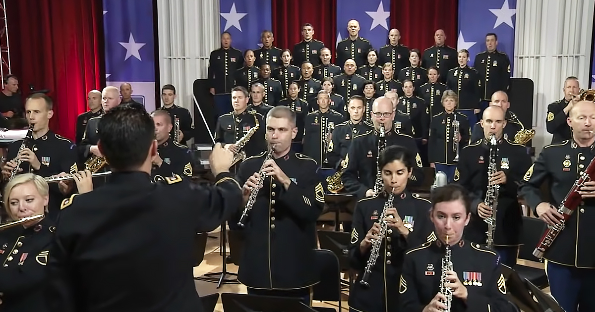 US Army Band gives patriotic performance of the National Anthem – Madly ...
