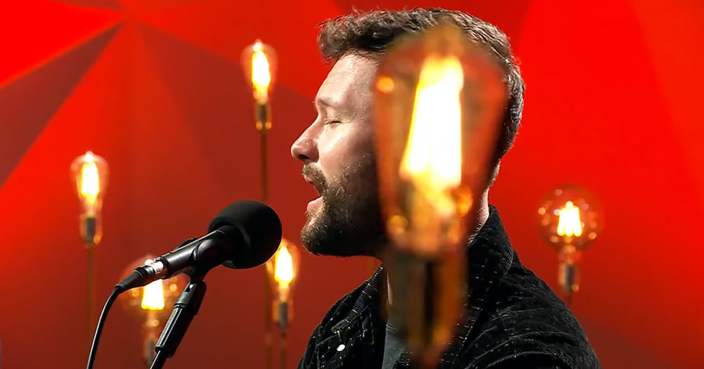 Calum Scott's beautiful voice with just a guitar to back him up