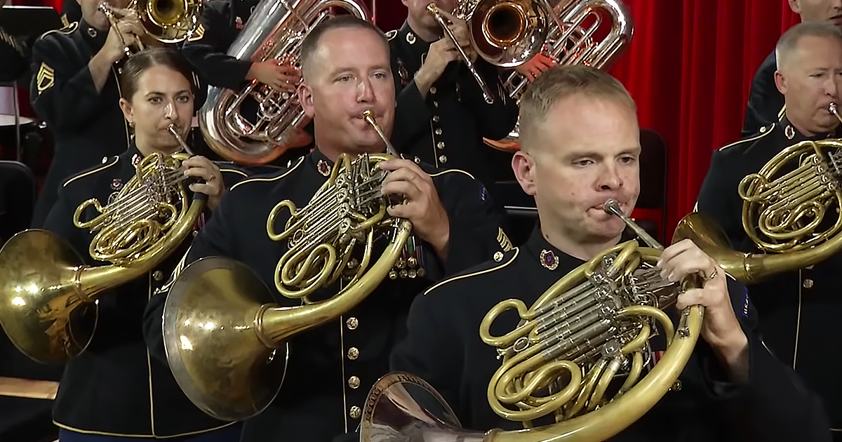 US Army Band gives patriotic performance of the National Anthem – Madly ...