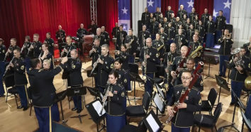 US Army Band gives patriotic performance of the National Anthem