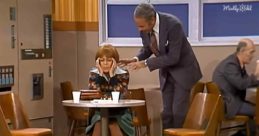 Carol Burnett and Vicki Lawrence exchange riddles with hilarious ...