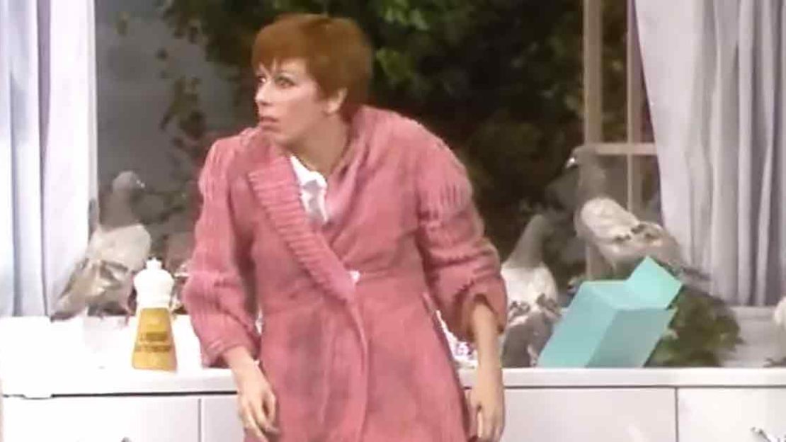 13-year-old singer makes Simon Cowell jump to his feet in a standing ...