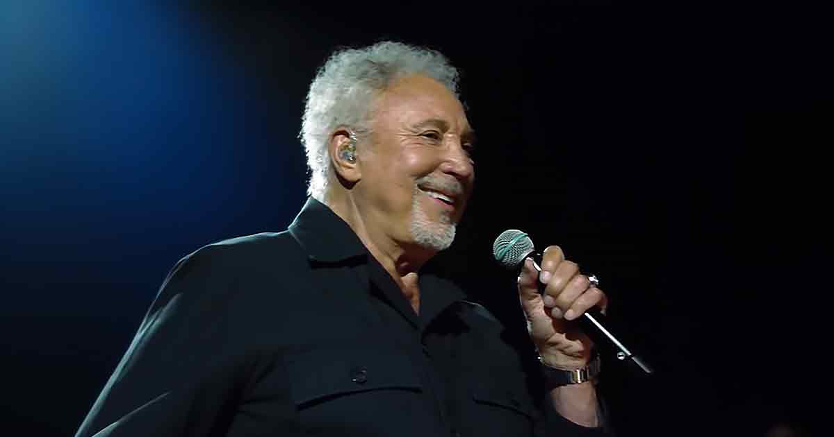 Powerful and passionate Tom Jones performance reaches straight to the ...