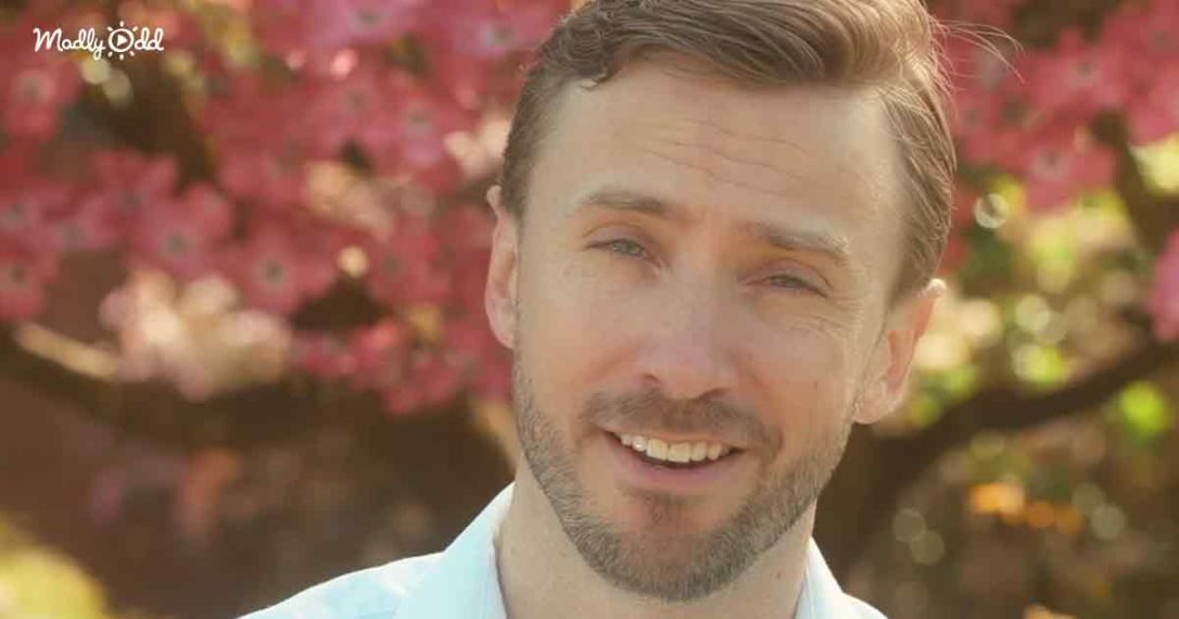 Peter Hollens and Tim Foust are brothers in harmony singing Billy Joel ...