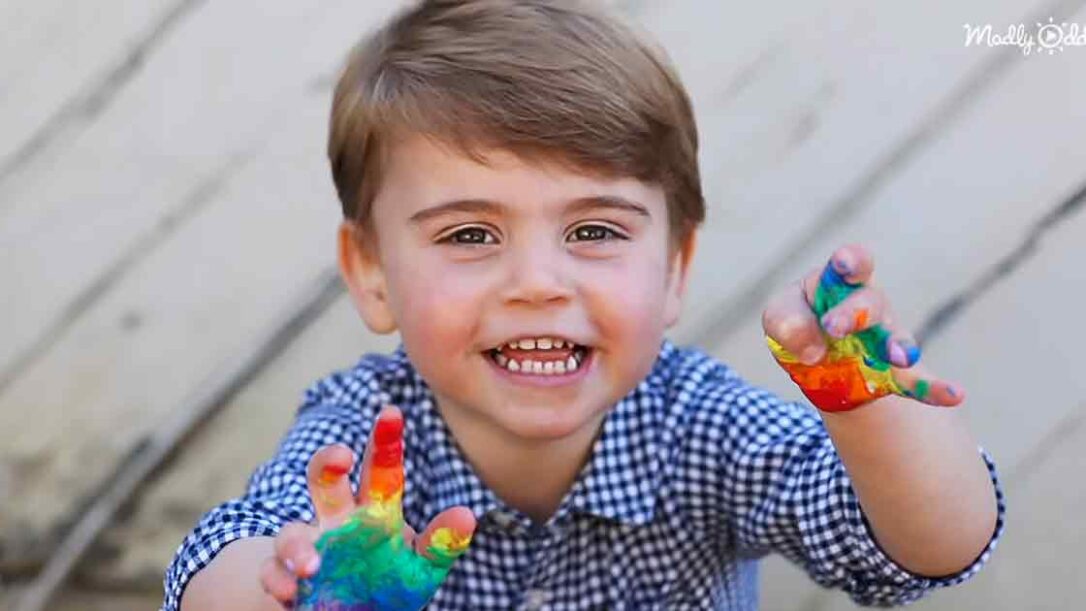 Hilarious toddler shows how to give directions in the country