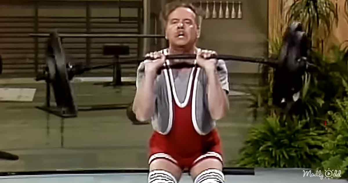 Tim Conway attempts a new weightlifting record on ‘The Tonight Show’
