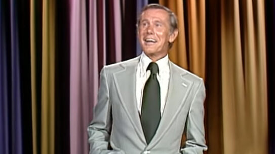 Robin Williams and Johnny Carson are hilarious in this 'Tonight Show ...