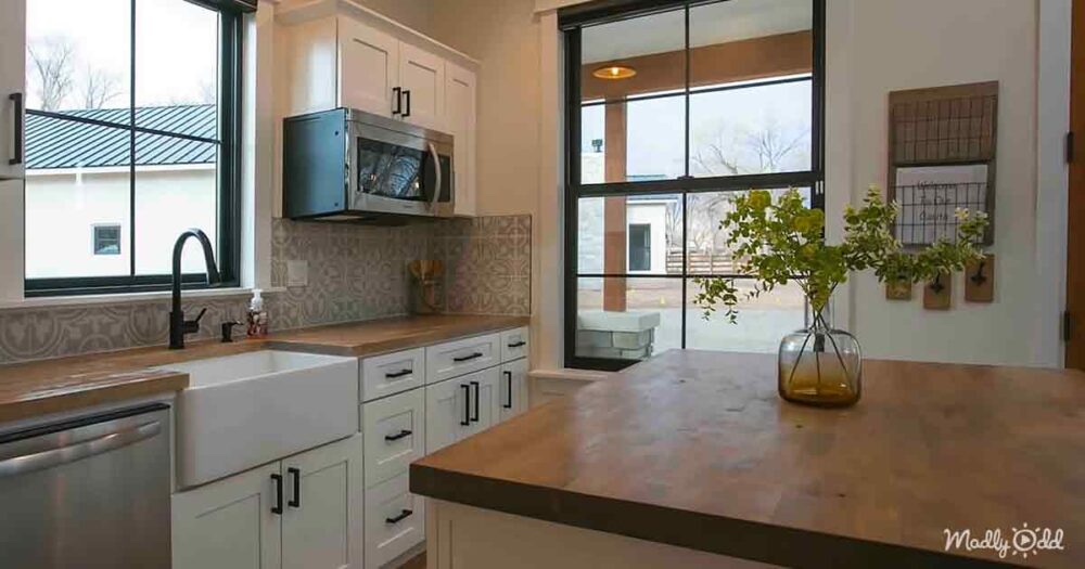 See inside a southwestern style tiny house casita – Madly Odd!