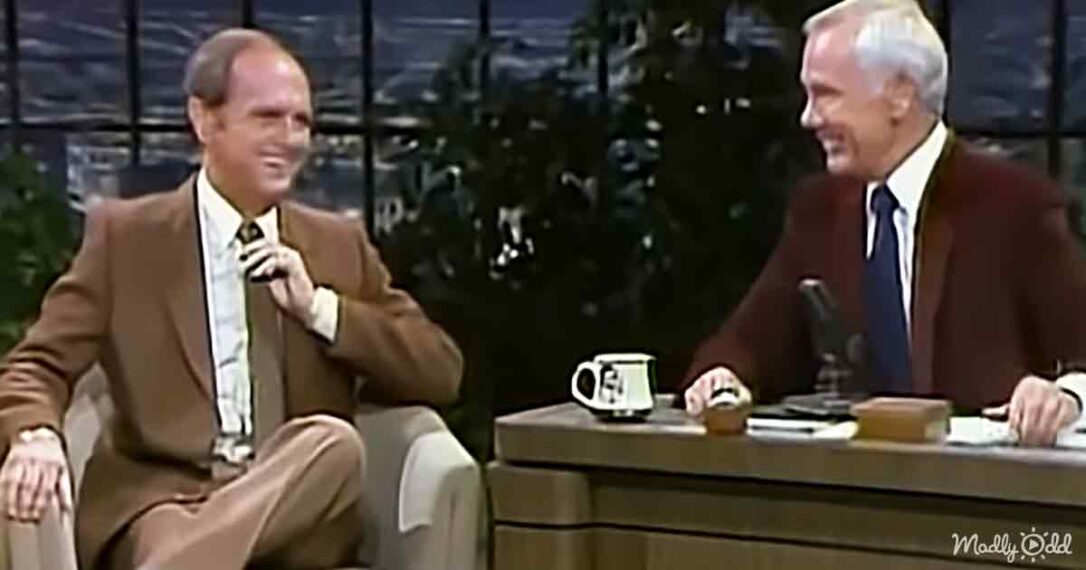 Bob Newhart makes Johnny Carson laugh hysterically on The Tonight Show ...