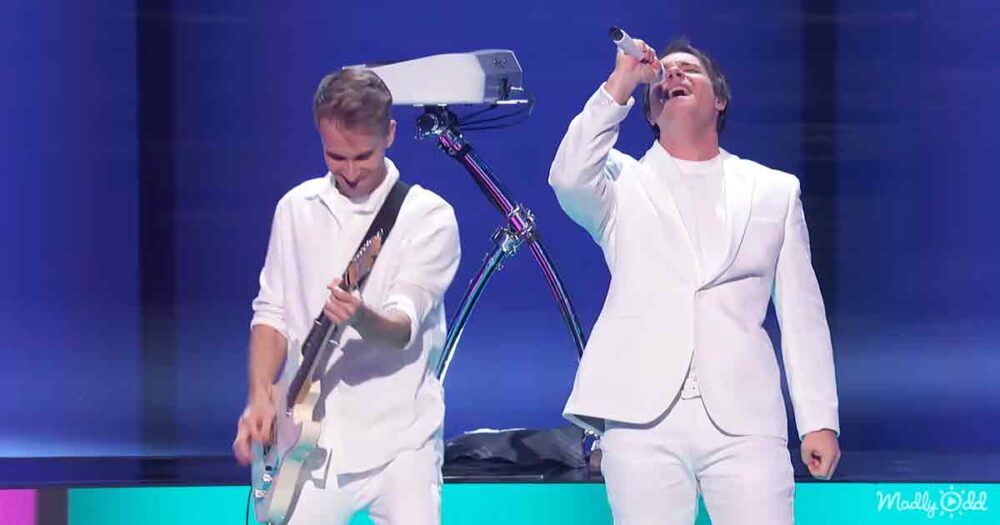 Singing brothers wow again with Blake Shelton, Simon Cowell, Mickey ...