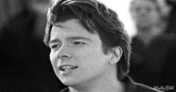 Remembering the 90s with Rick Astley’s emotional ballad ‘The Ones You ...