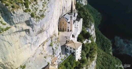 20 strange places where people have chosen to live – Madly Odd!