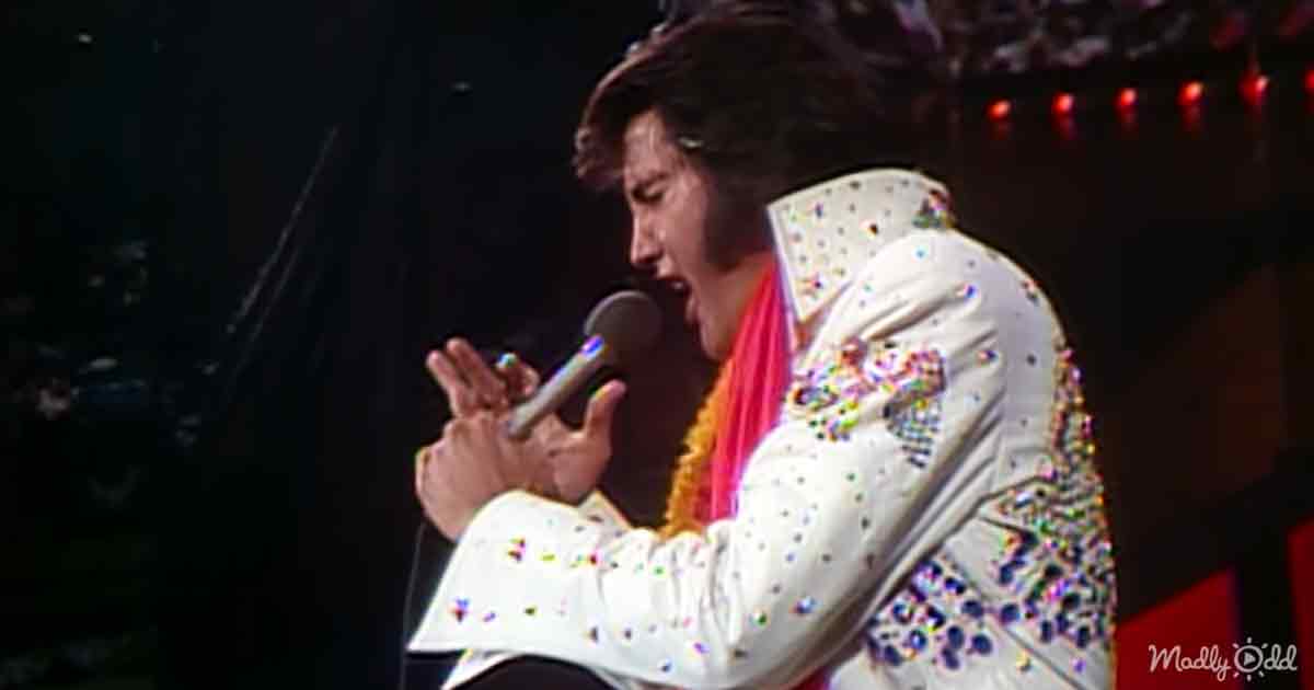 Elvis brings the power to his live performance in Hawaii – Madly Odd!