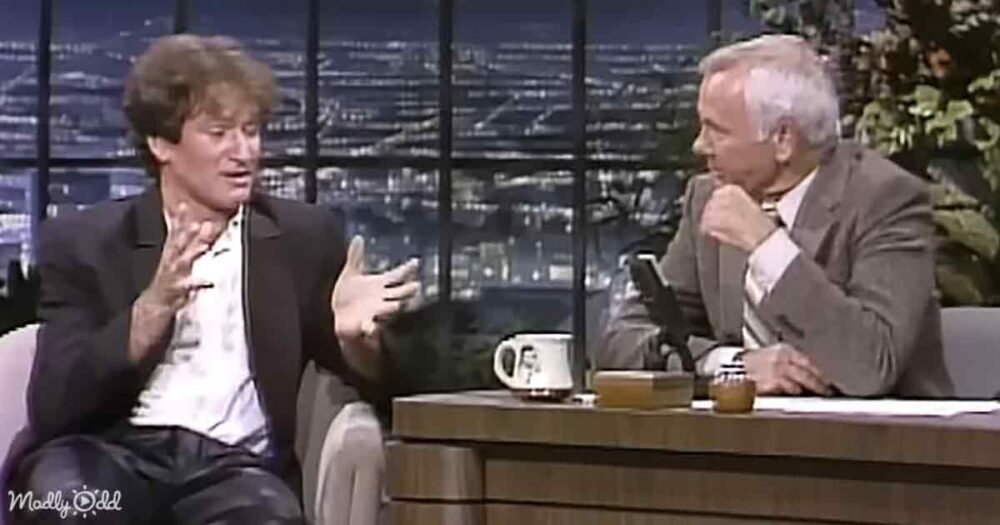 Robin Williams’ hilarious first appearance has Johnny Carson laughing ...