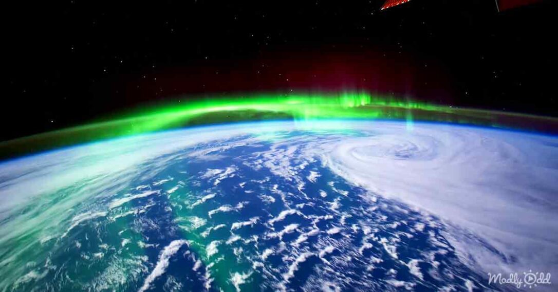 Photographer captures once-in-a-lifetime Aurora Borealis timelapse ...