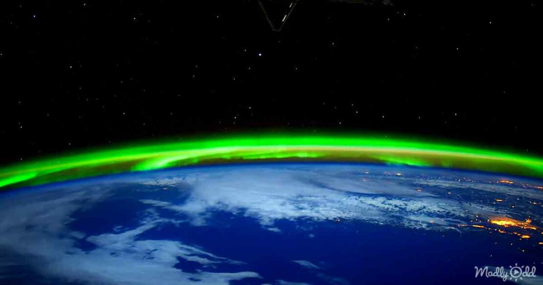Photographer captures once-in-a-lifetime Aurora Borealis timelapse ...