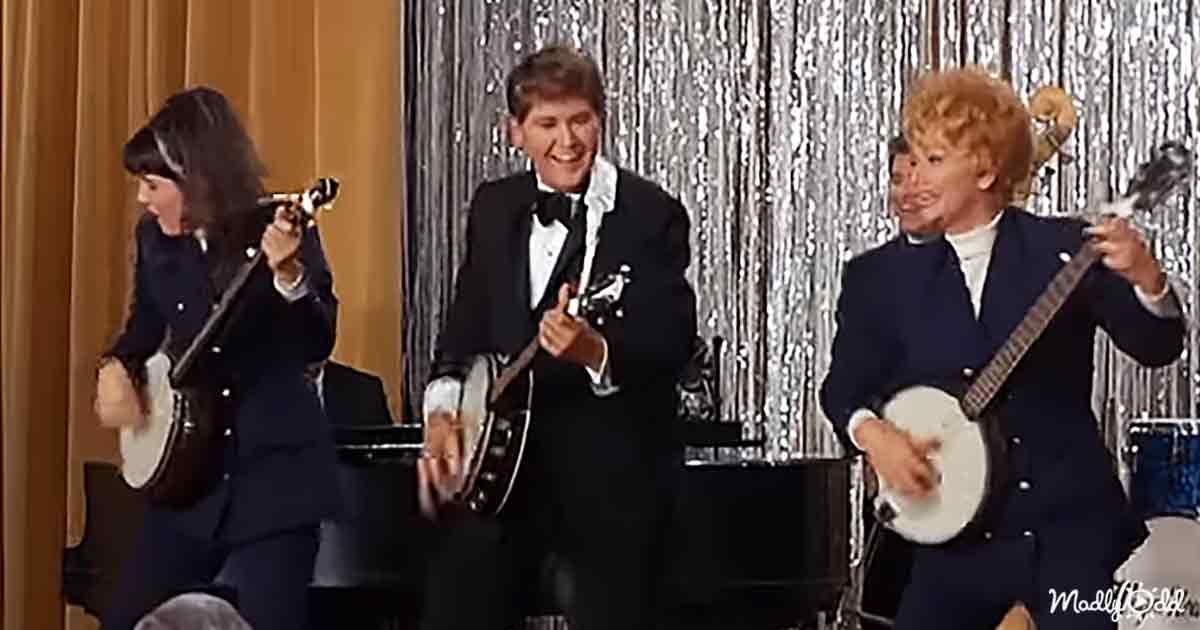 Lucille Ball performs with her daughter Lucie and Wayne Newton