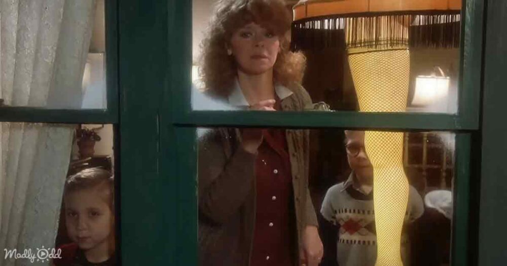 The hilariously heartwarming “Leg Lamp” scene from ‘A Christmas Story’