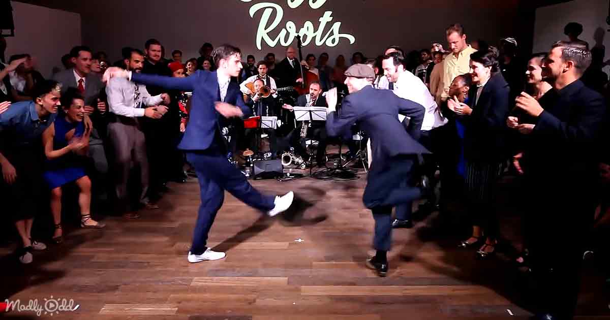 Dancing contestants charm everyone with their Charleston moves