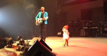 Adorable Baby Crashes Daddy’s Concert – Madly Odd!